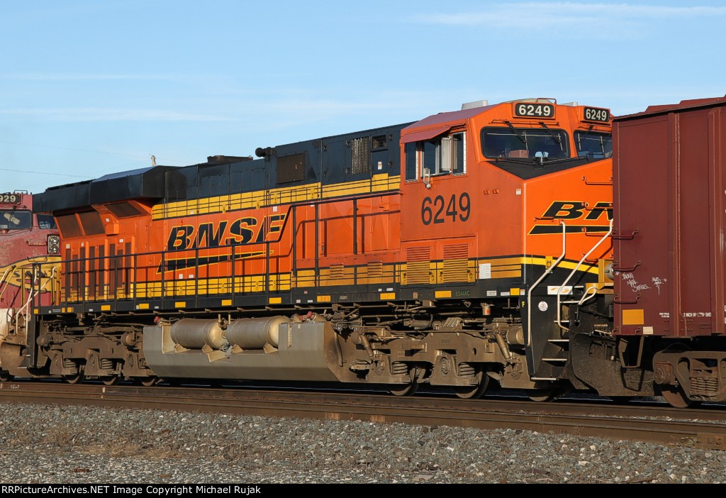 BNSF 6249